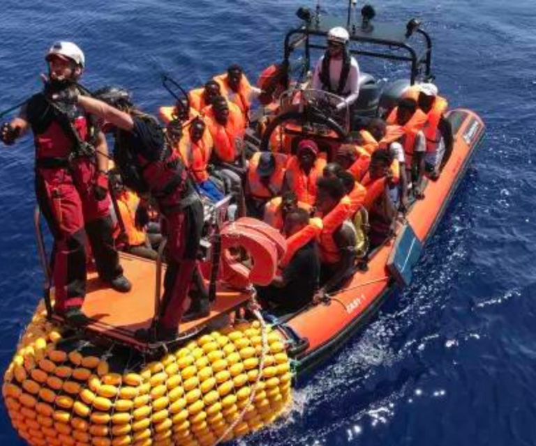 SUNUGAAL MIGRATOIRE’] 114 migrants sénégalais secourus par la marine ...